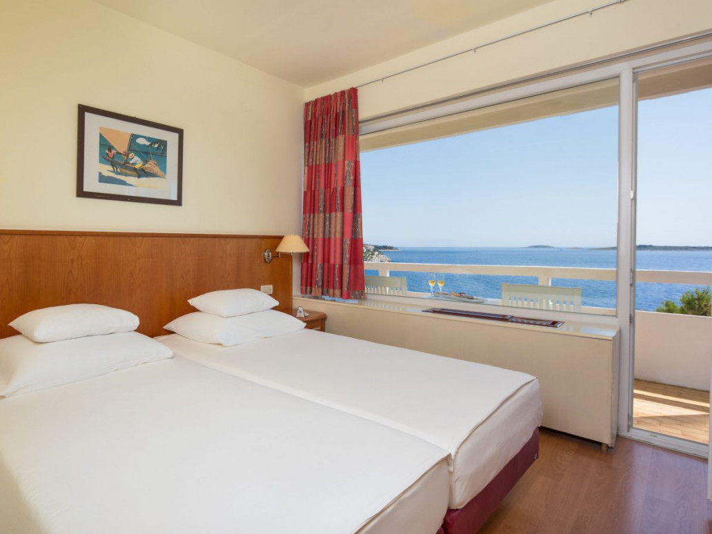 Hotel Zora - Urlaub & Unterkunft Am Meer In Dalmatien